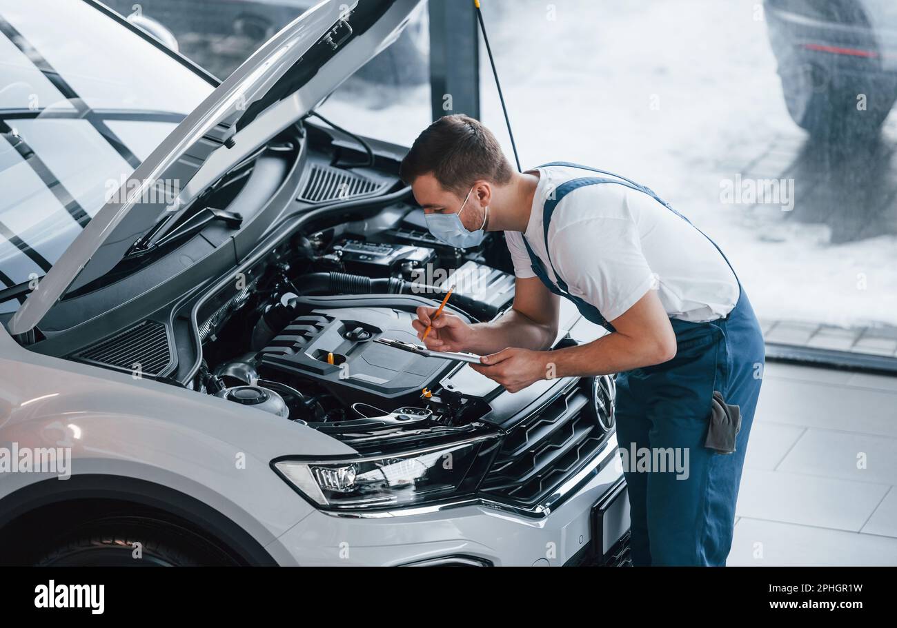 Retail shop interior repairs hi-res stock photography and images - Alamy