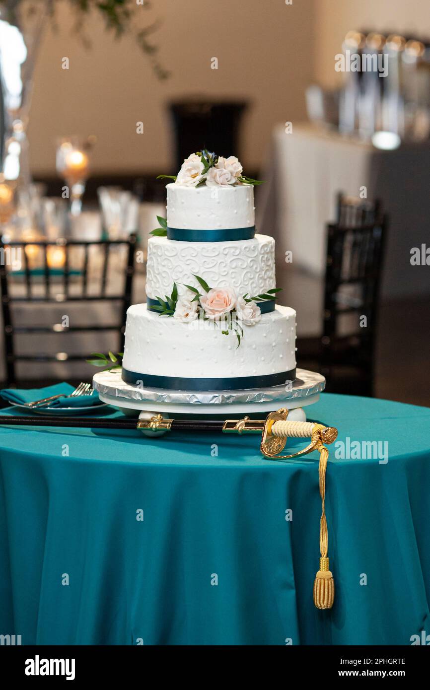 Military wedding cake | Honestweddingadvice.com