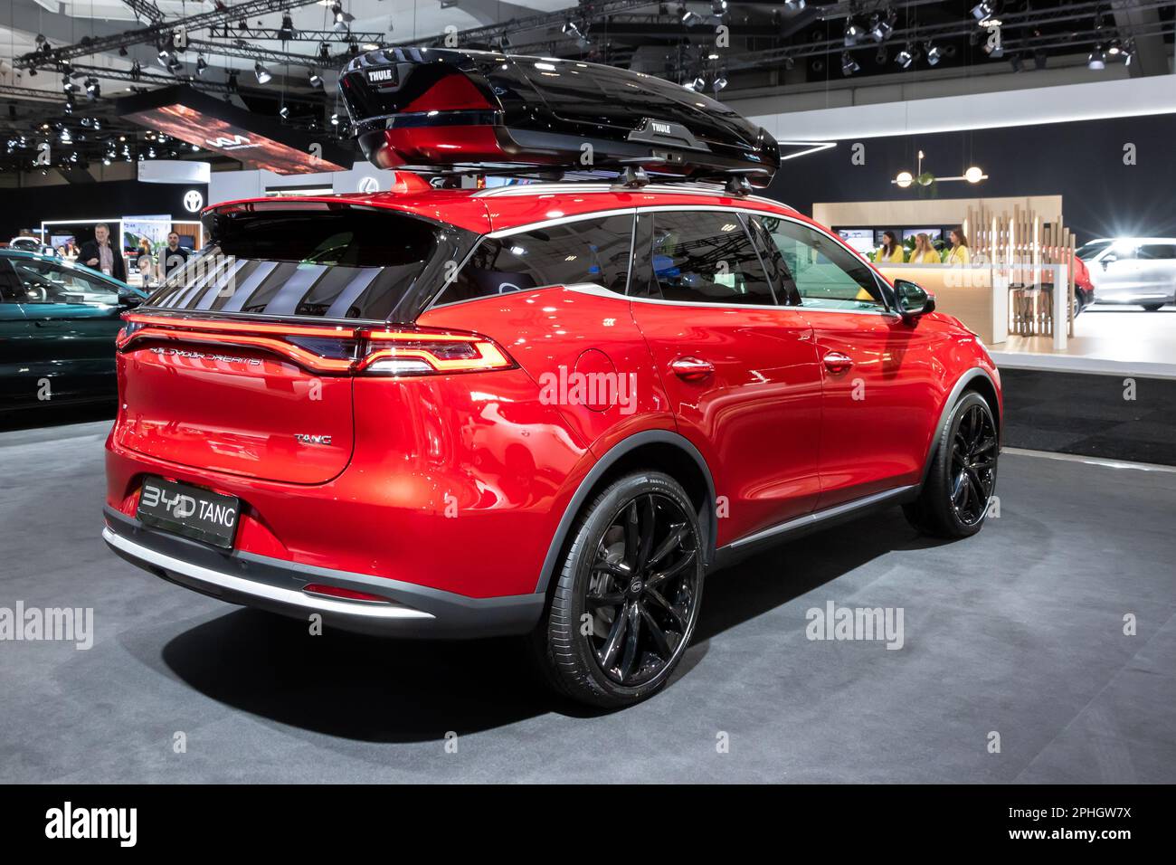 BYD Tang electric AWD 7-seater performance SUV car showcased at the ...