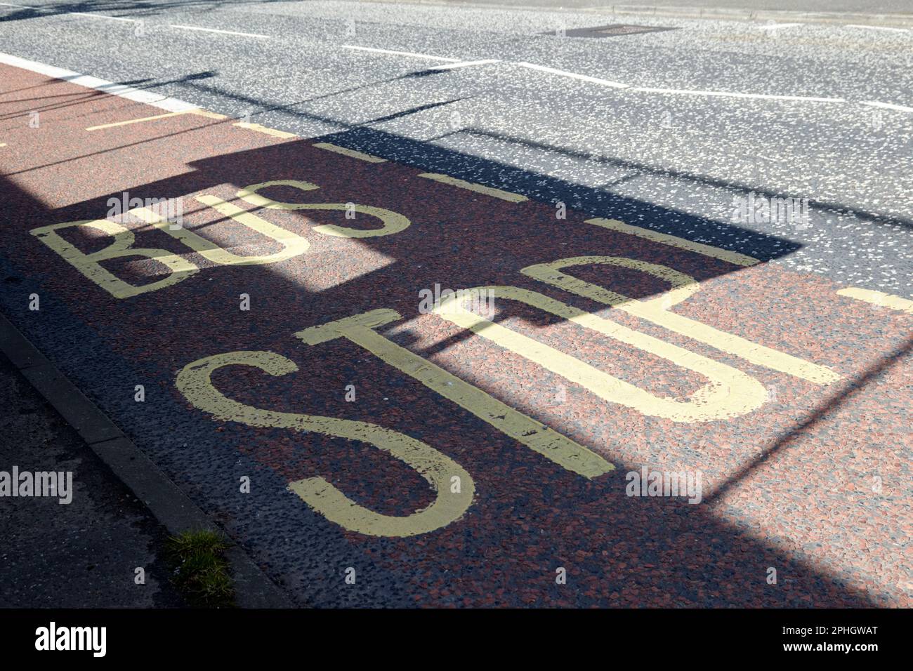 Bus stop marking on road hi-res stock photography and images - Alamy