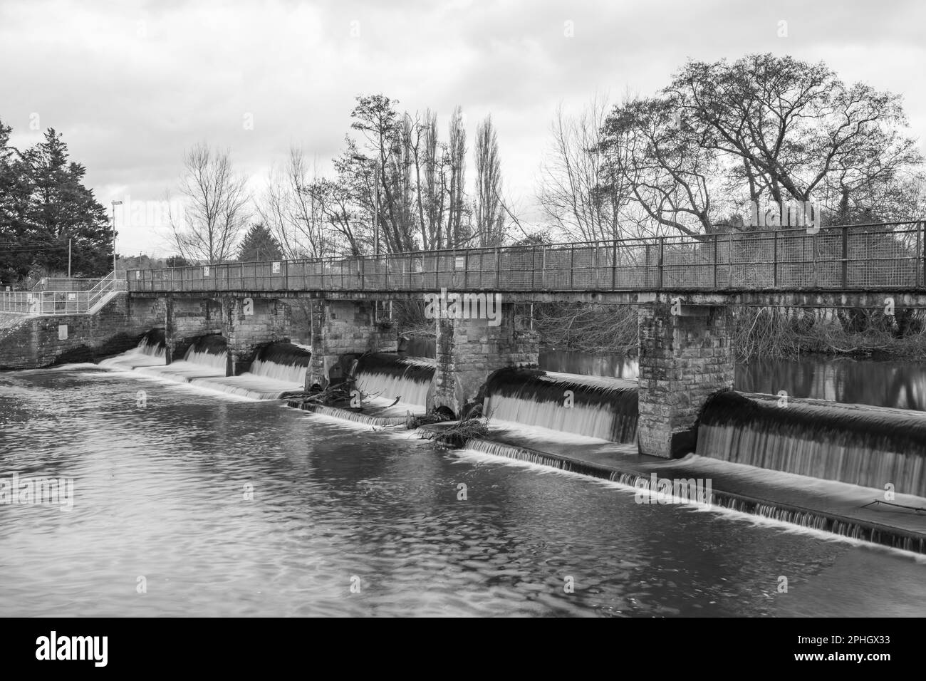 The river Tone flowing through French Weir in Taunton in Somerset Stock ...