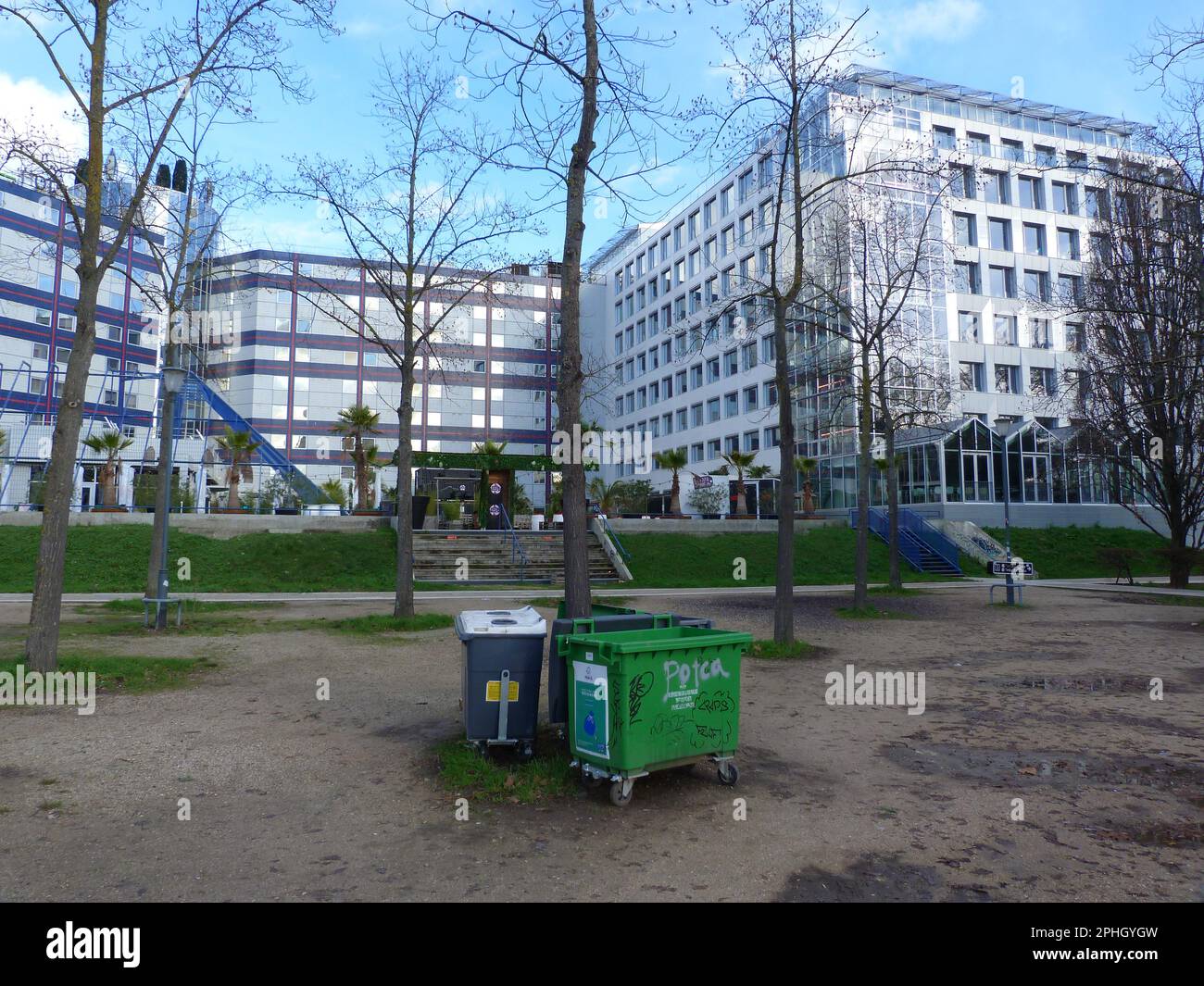 Paris construction hi-res stock photography and images - Alamy