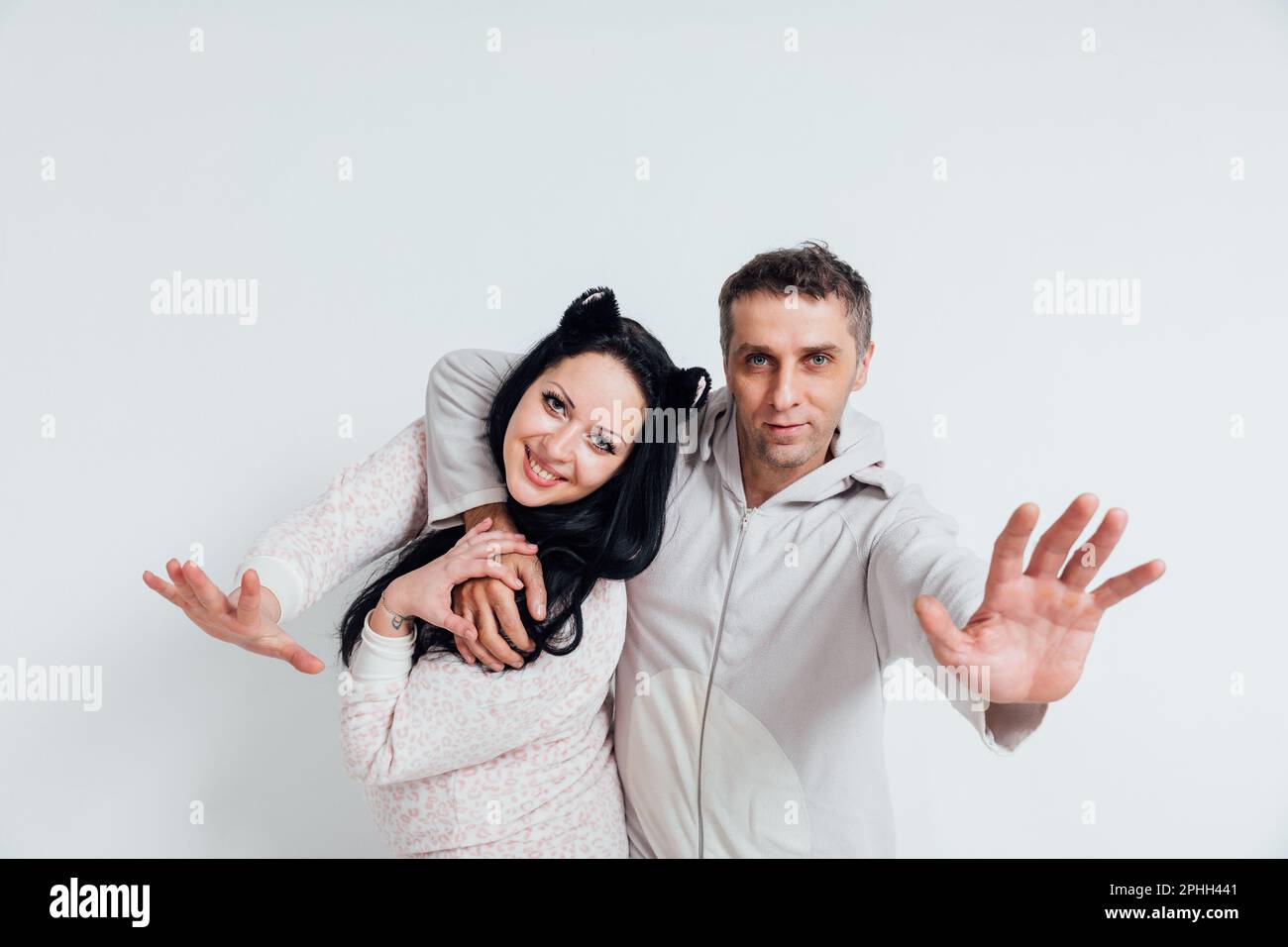 Man woman look ahead holding hi-res stock photography and images - Alamy