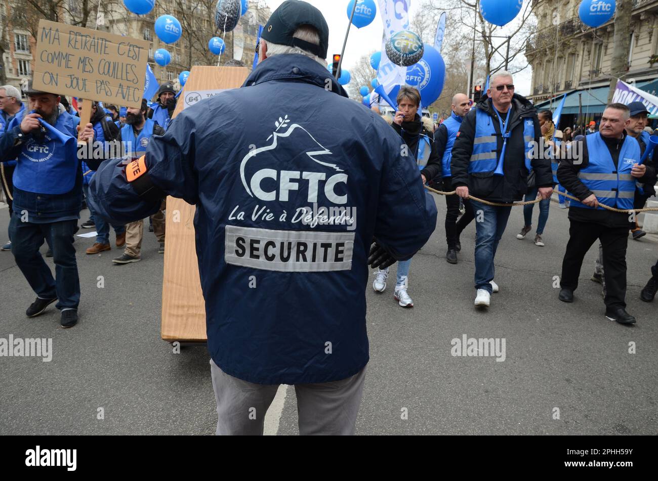 10ème journée contre la réforme des retraites , 450000 personnes ...