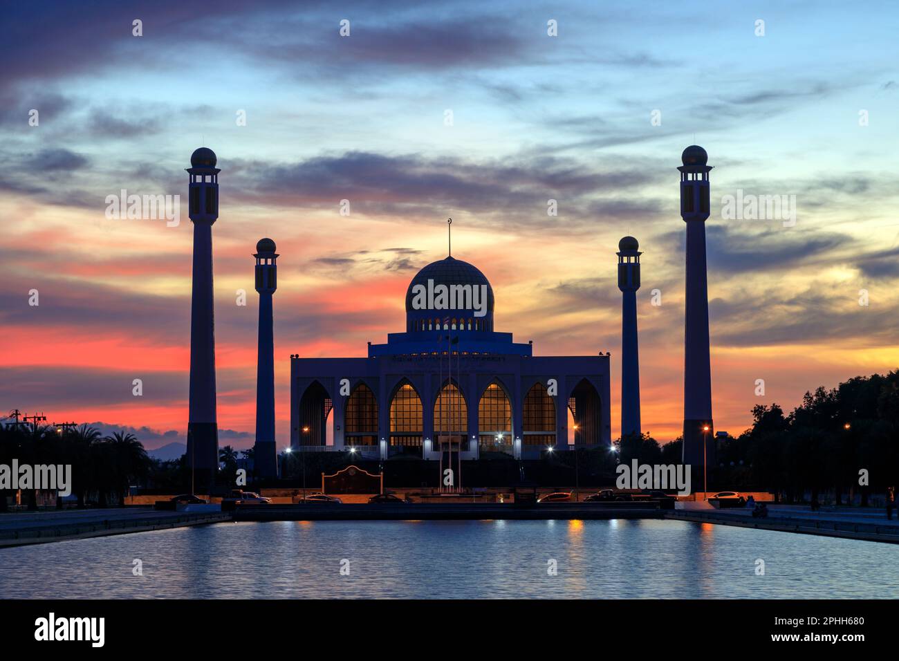 Worship of allah hi-res stock photography and images - Alamy