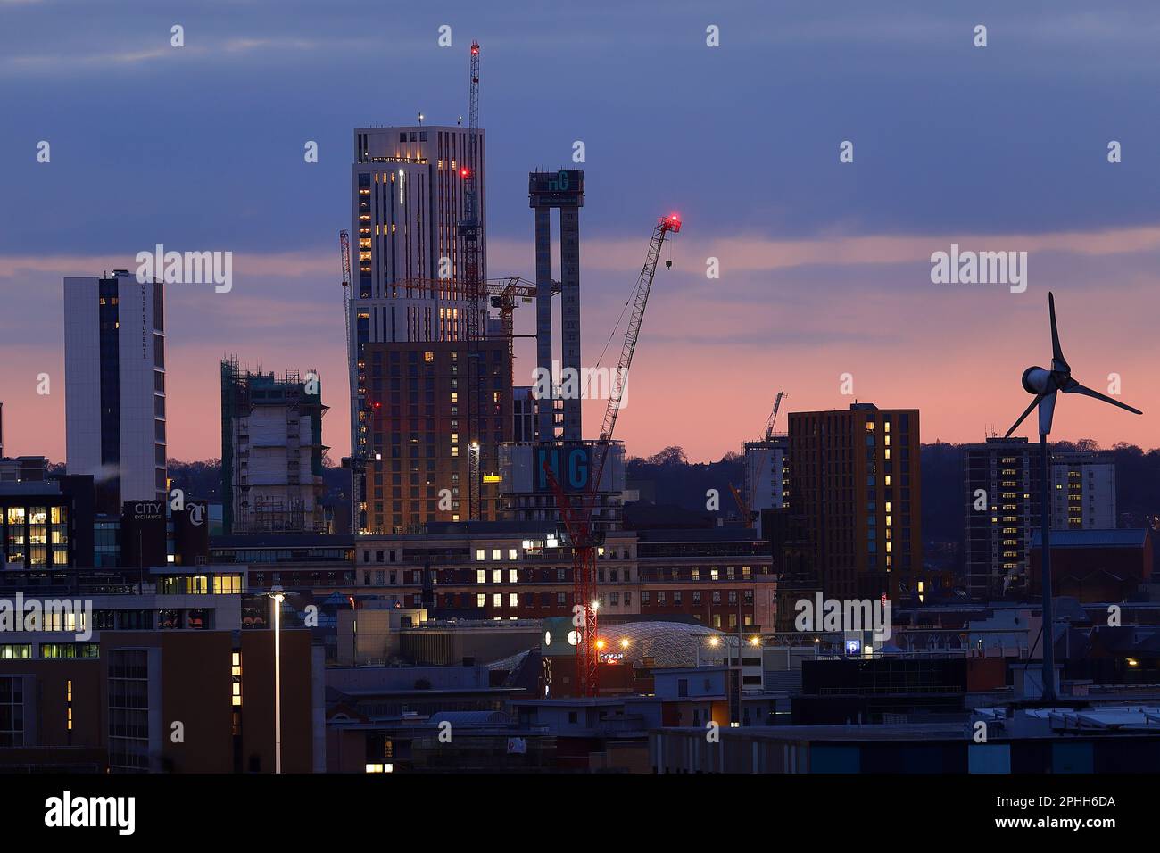 Tall buildings in Leeds. A new 33 strorey high student apartment block ...