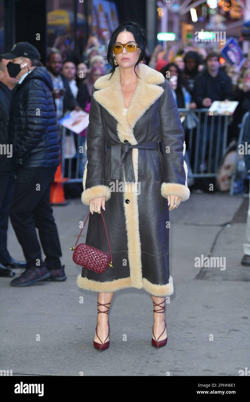 Katy Perry arrives at Good Morning America studios on March 28, 2023 in ...