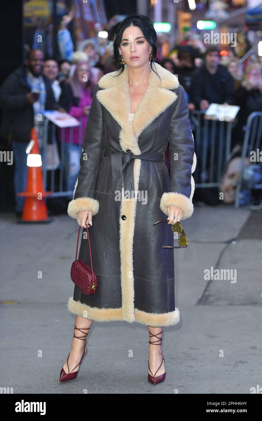 Katy Perry arrives at Good Morning America studios on March 28, 2023 in ...