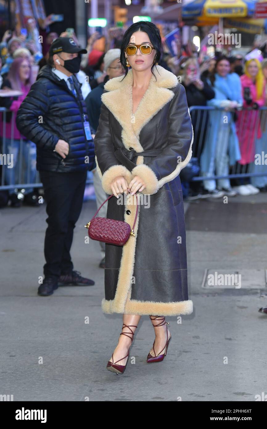 Katy Perry arrives at Good Morning America studios on March 28, 2023 in ...