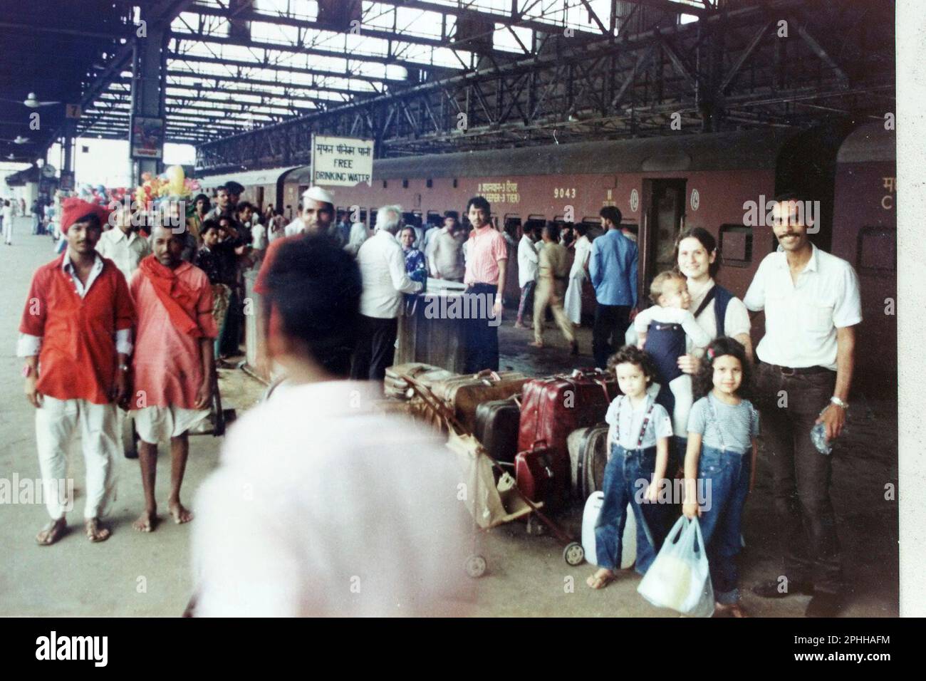 KRISHNA07-C-20OCT00-SZ-LS ---Counter CLOCKWISE From top left: Marina ...