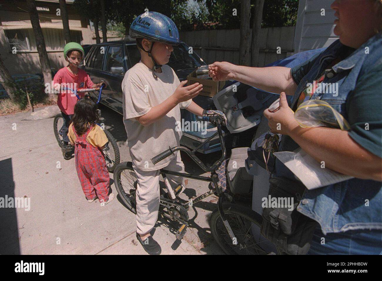 JASON 4/C/01AUG96/CD/LS Jean'a gives Jason some medication before a ...