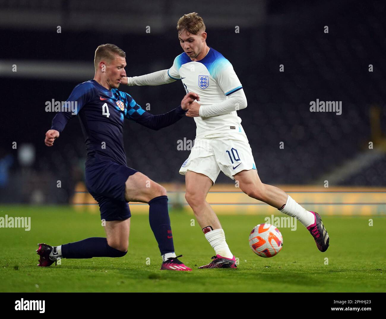 England's Emile Smith Rowe and Croatia's Ante Palaversa during the ...