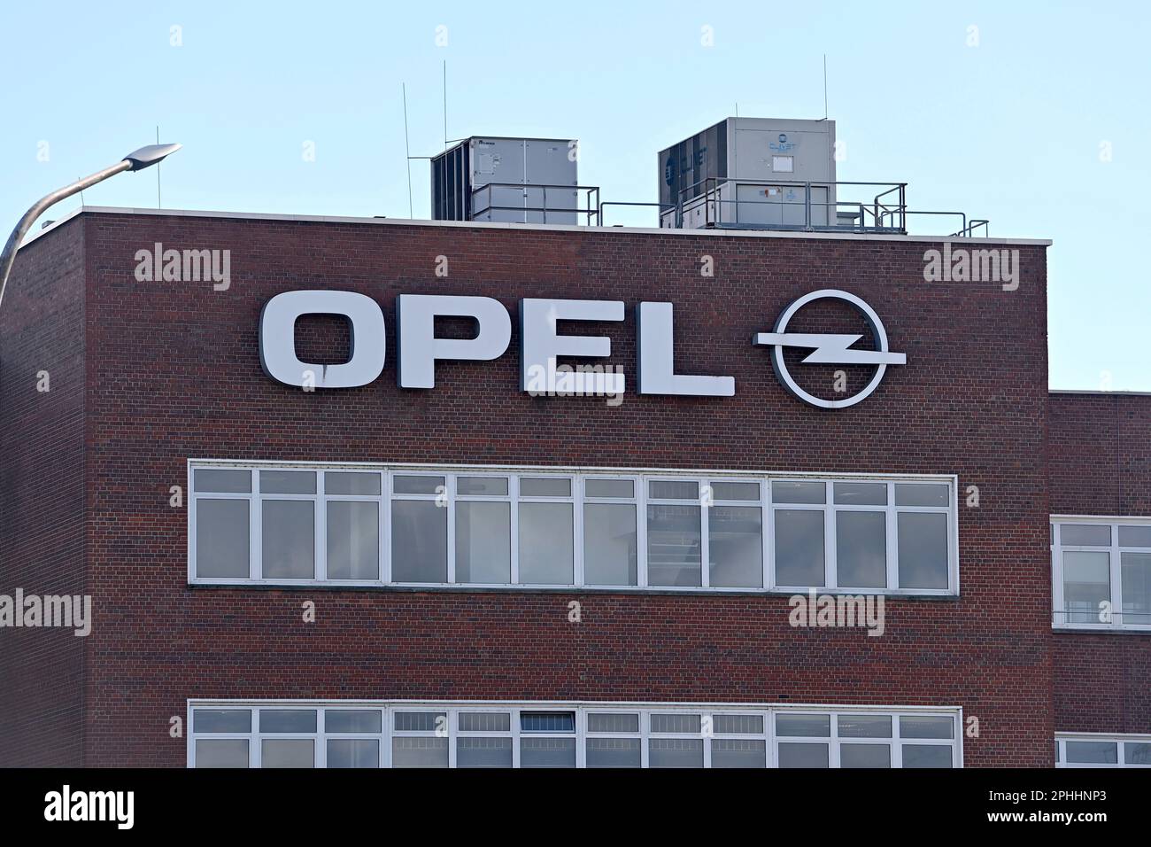 Opel plant hi-res stock photography and images - Alamy