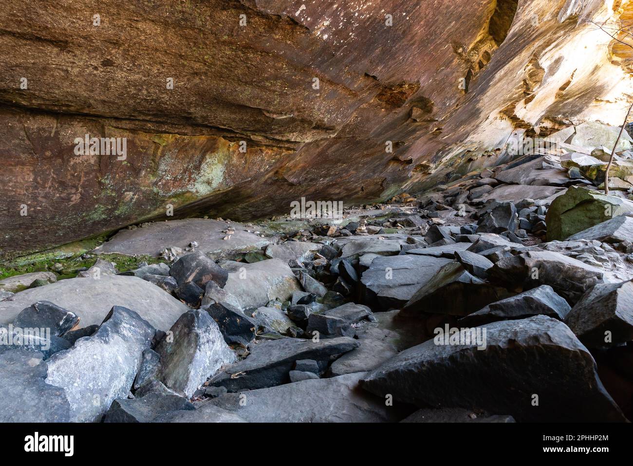 Landscape on the Devil’s Standtable Nature Trail in Giant City State ...