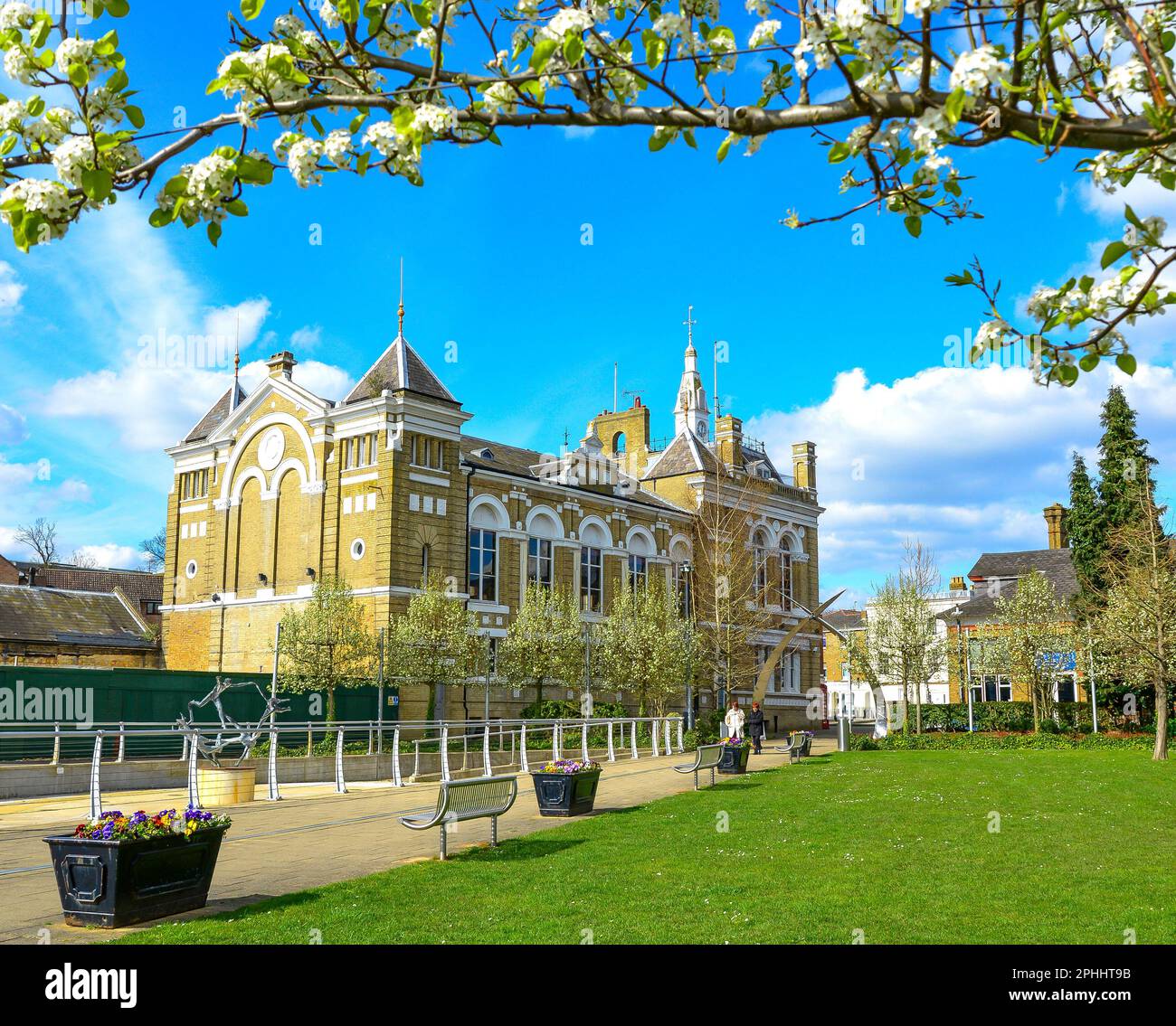 Spring blossom, Memorial Gardens, Staines-upon-Thames, Surrey, England ...