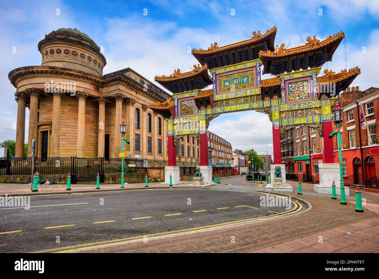 Traditional chinese style entrance gate to the China Town in Liverpool ...