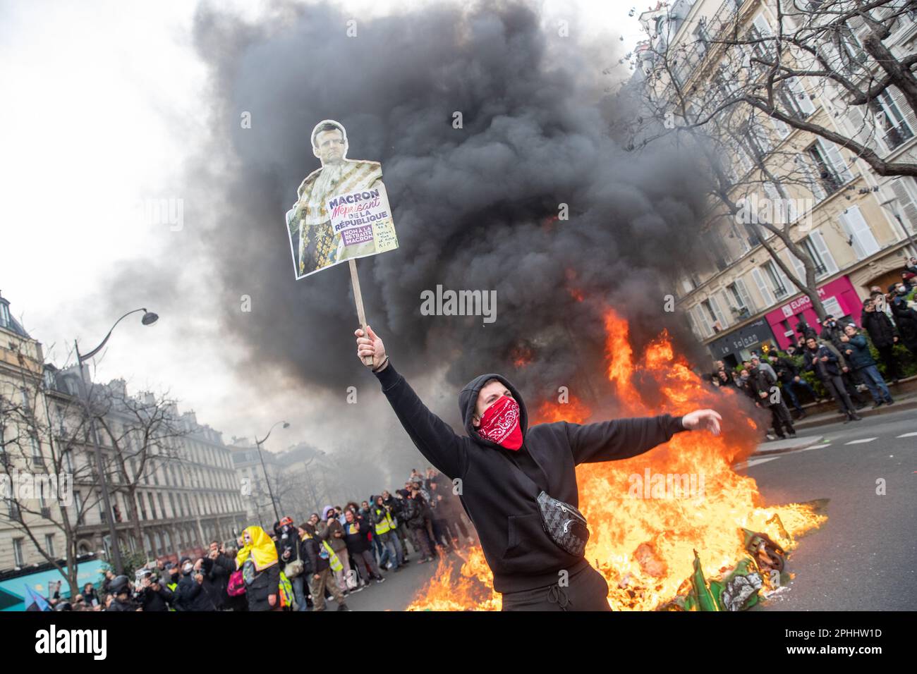 France 2023 protesters macron hi-res stock photography and images - Alamy