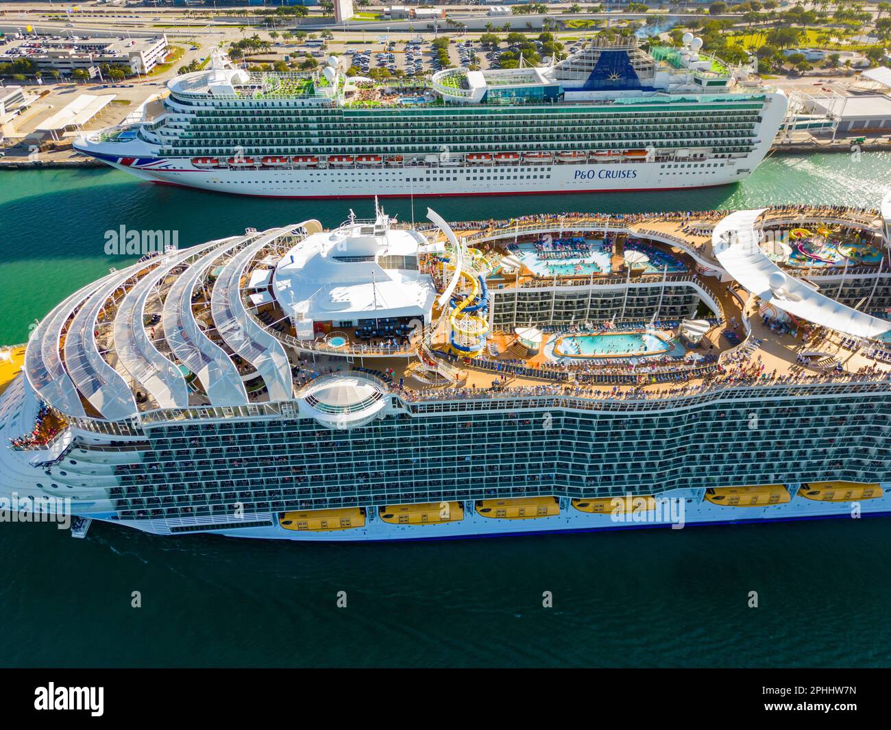 Allure of the seas hi-res stock photography and images - Alamy