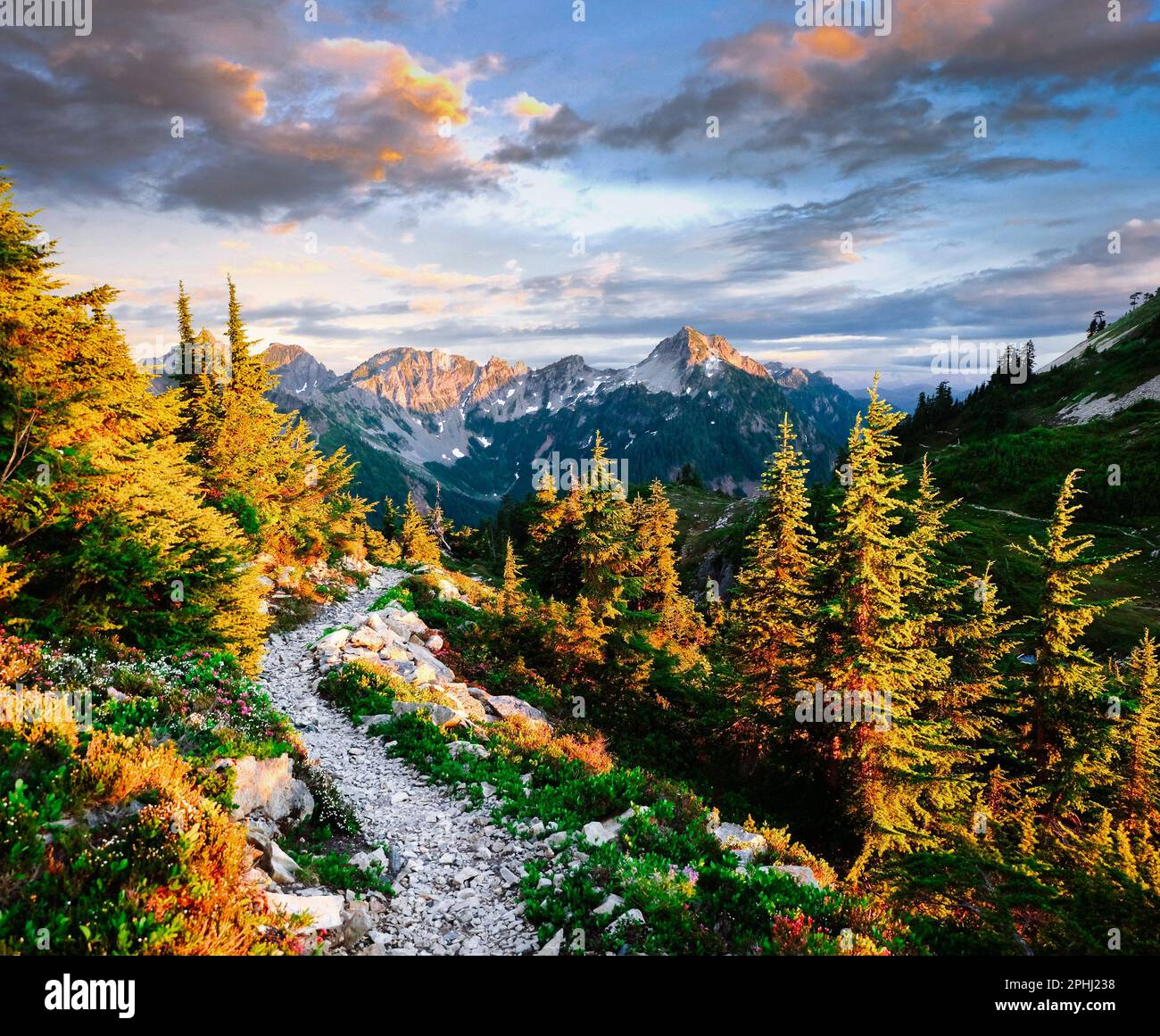 The Pacific Crest Trail Near Snoqualmie Pass. Alpine Lakes Wilderness ...