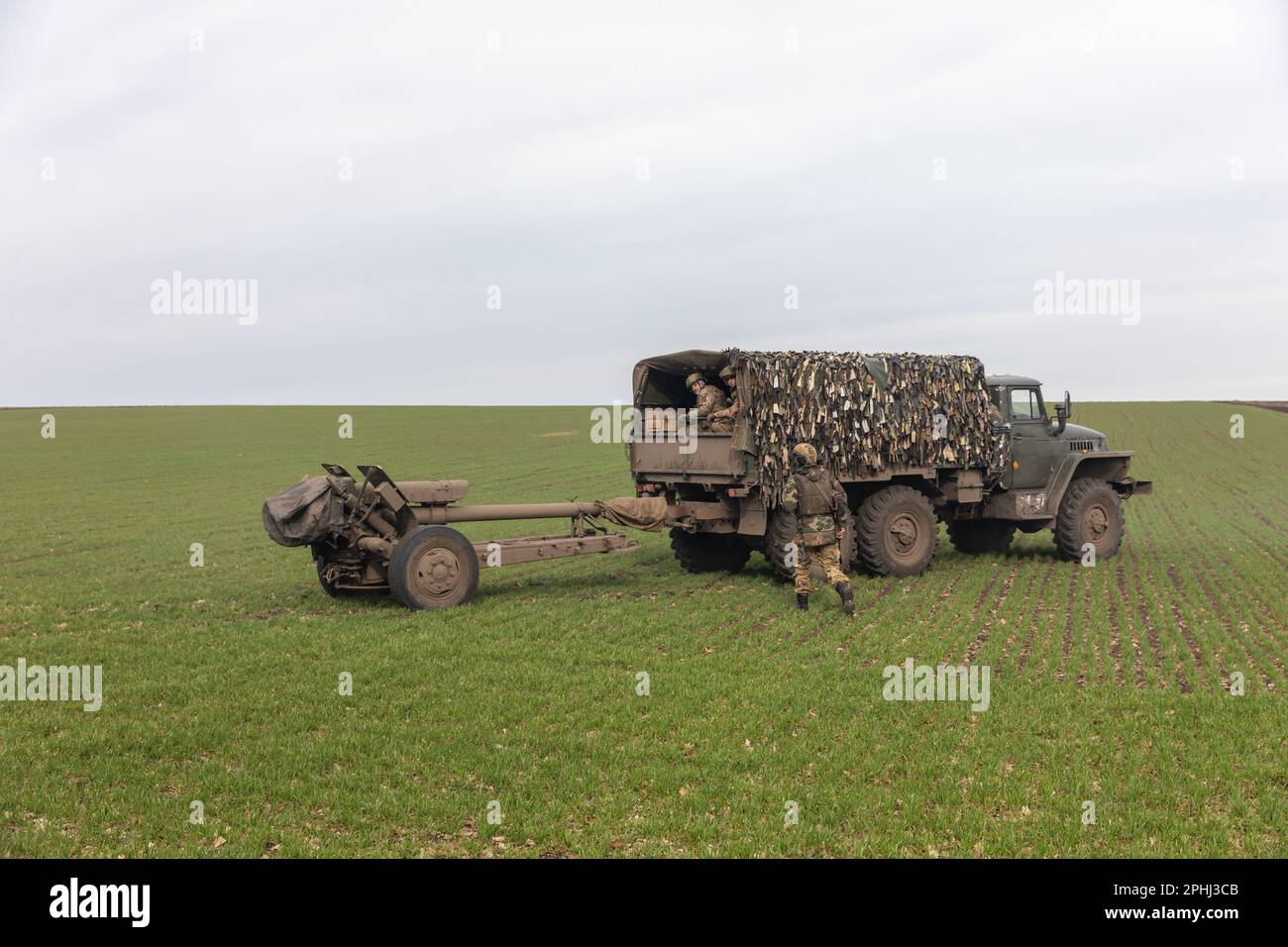 122 mm howitzer d 30 hi-res stock photography and images - Alamy