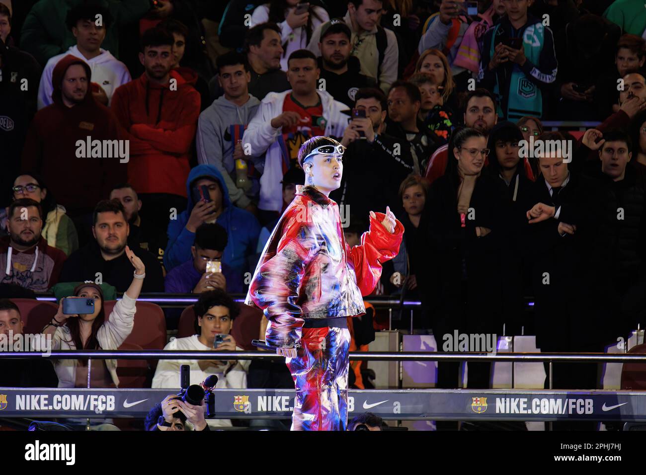 BARCELONA - MAR 26: Tiago PZK (singer from Argentina) in action during ...