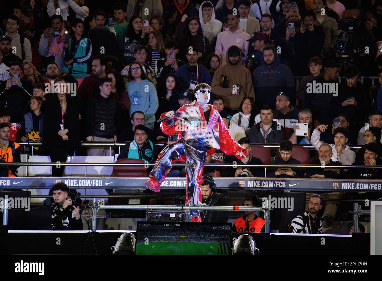 BARCELONA - MAR 26: Tiago PZK (singer from Argentina) in action during ...