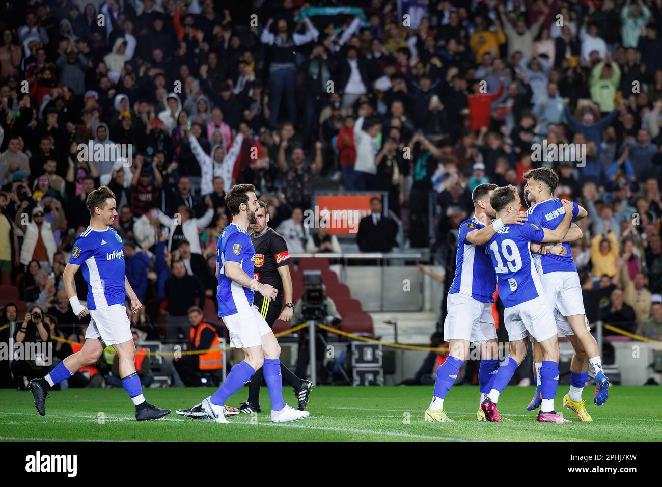 BARCELONA - MAR 26: El Barrio team celebrate the victory at the Final ...