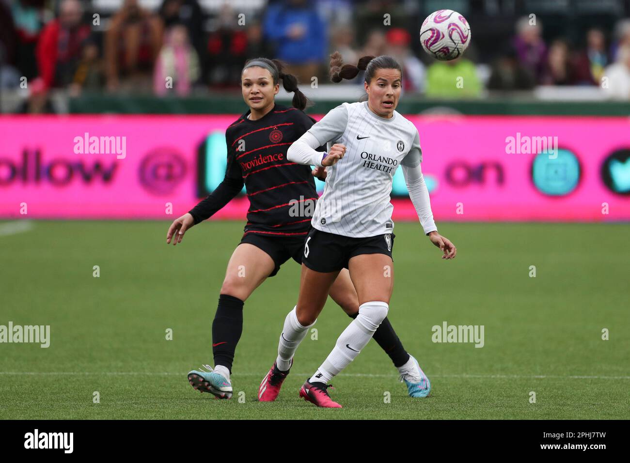 Portland Thorns FC forward Sophia Smith (9) and Orlando Pride defender ...