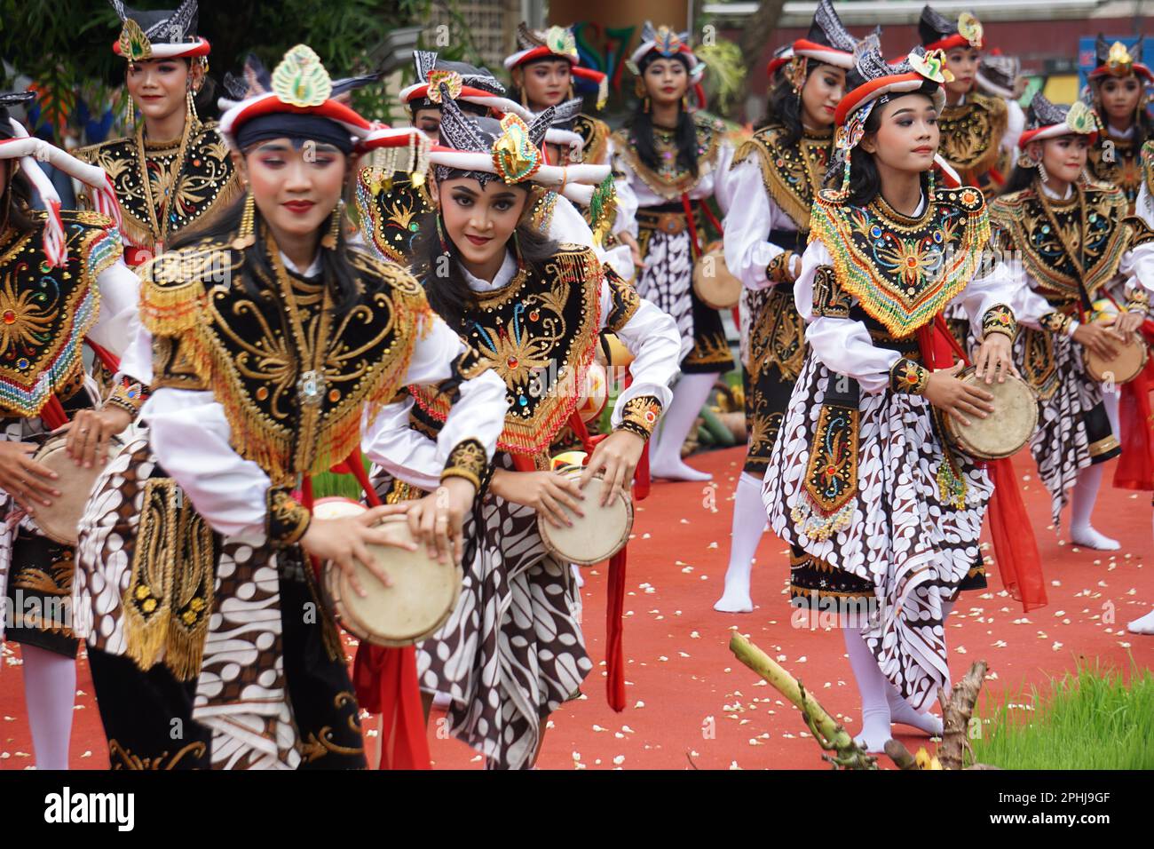 Indonesian perform reog kendang in the ceremony of Tulungagung's ...