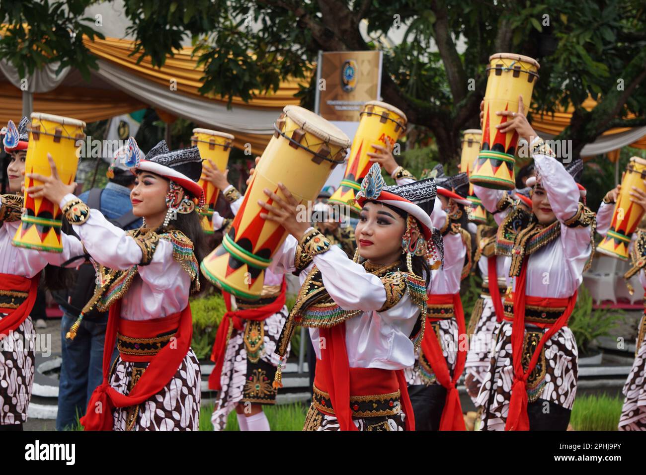 Indonesian perform reog kendang in the ceremony of Tulungagung's ...