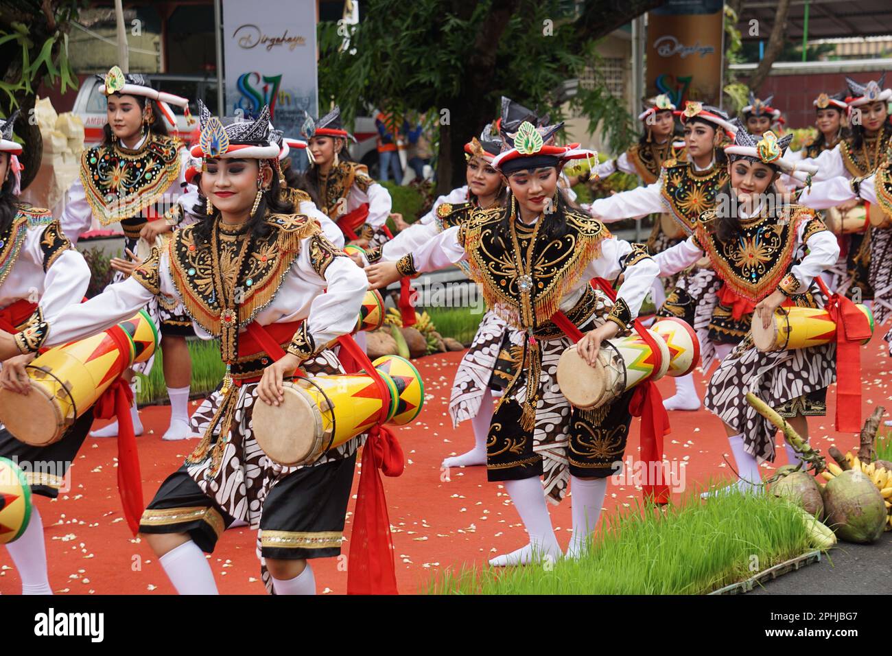 Indonesian perform reog kendang in the ceremony of Tulungagung's ...