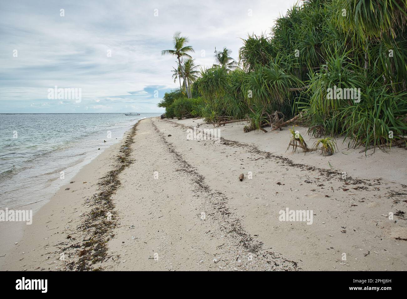 Idyllic, secluded beach on Pamilacan Island in the Philippines with ...