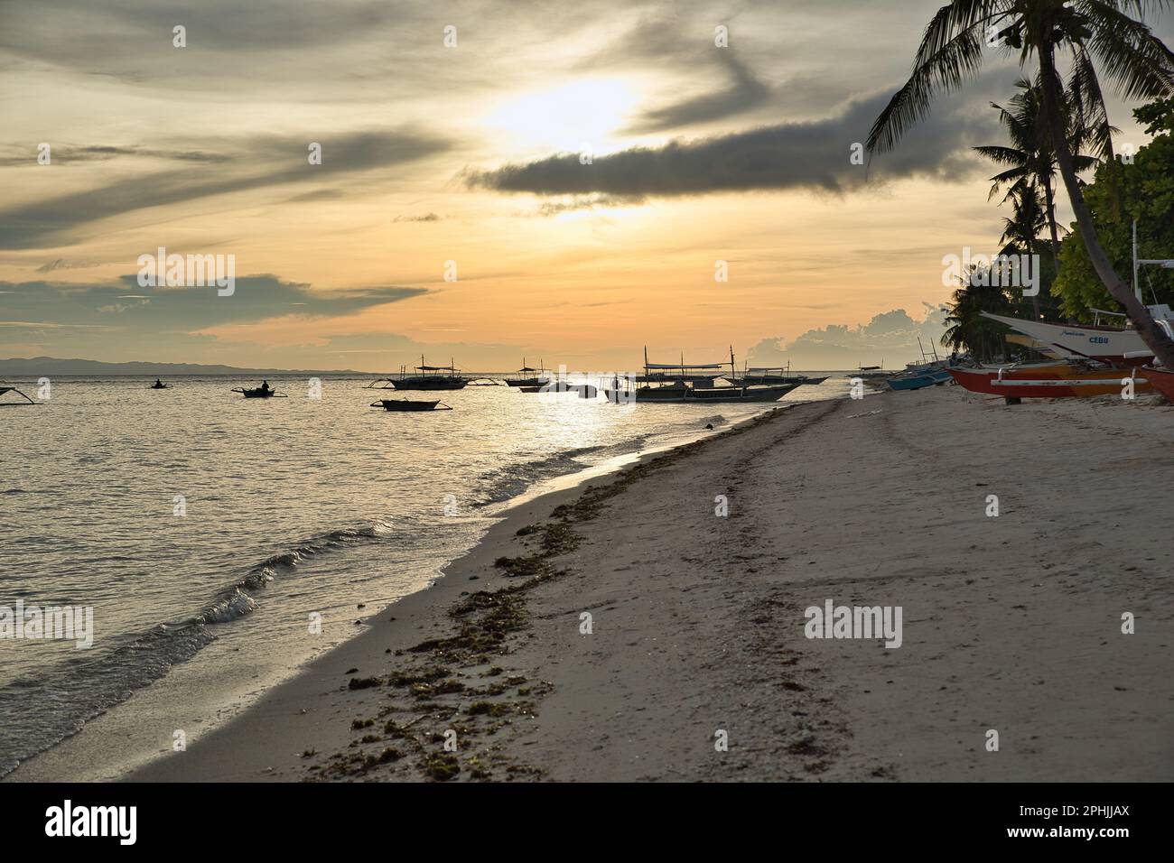 Dreamlike idyllic beach of Pamilacan Island in the Philippines with ...