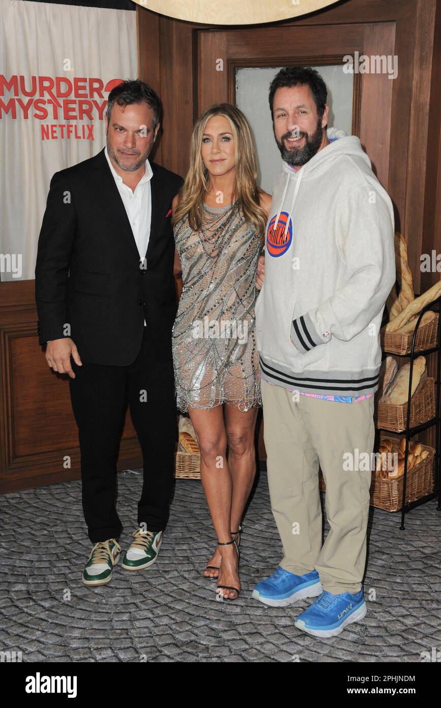 Los Angeles, CA. 28th Mar, 2023. Jeremy Garelick, Jennifer Aniston ...