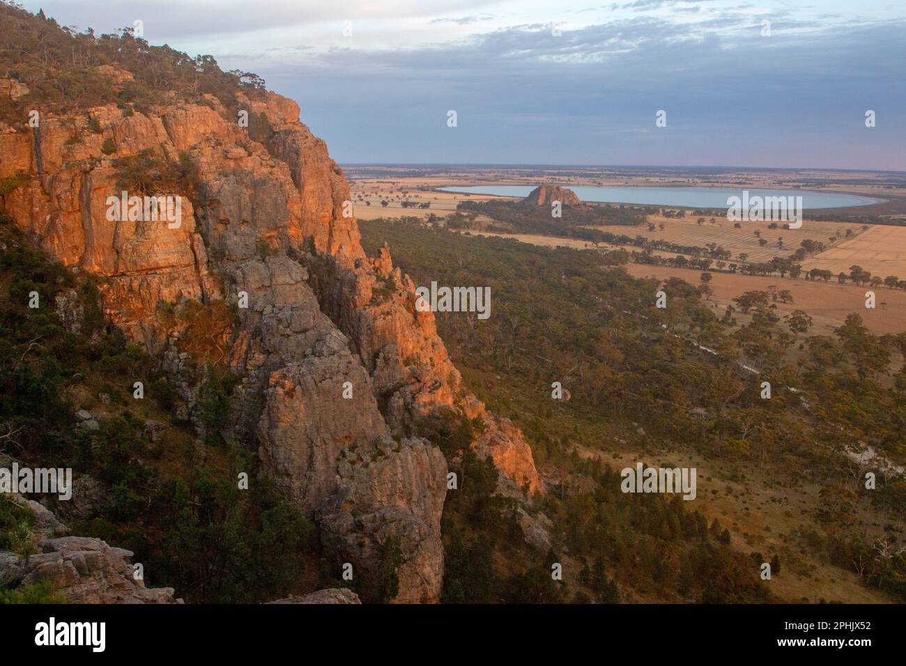 View from Mt Arapiles to Mitre Rock and Mitre Lake Stock Photo - Alamy