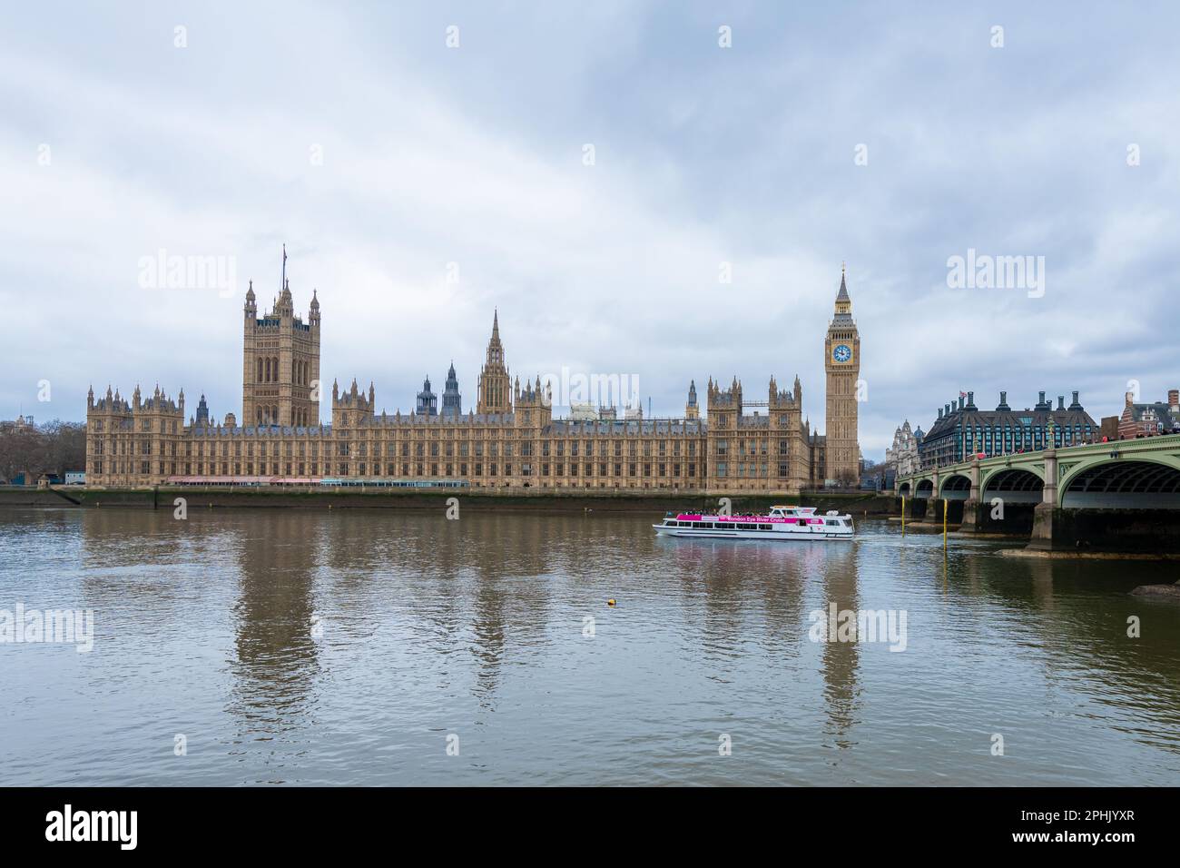 Buildings of Parliament with Big Ban tower in London Stock Photo - Alamy