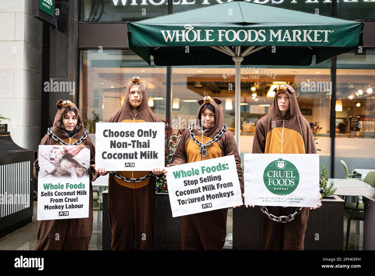 London, UK. 28th Mar, 2023. Activists from People for the Ethical ...