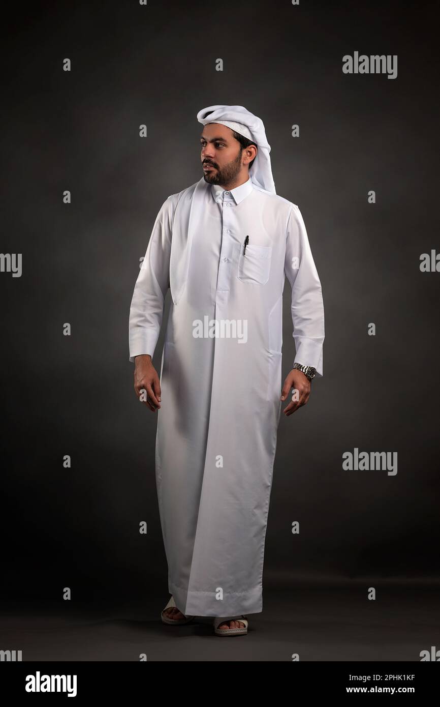 Qatari Men Traditional Dress