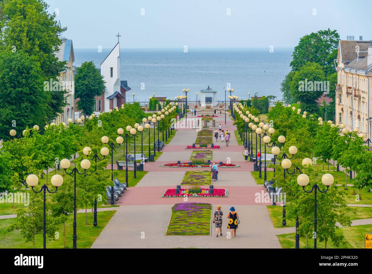 Mere puiestee promenade leading to a beach in SillamГ¤e Stock Photo - Alamy