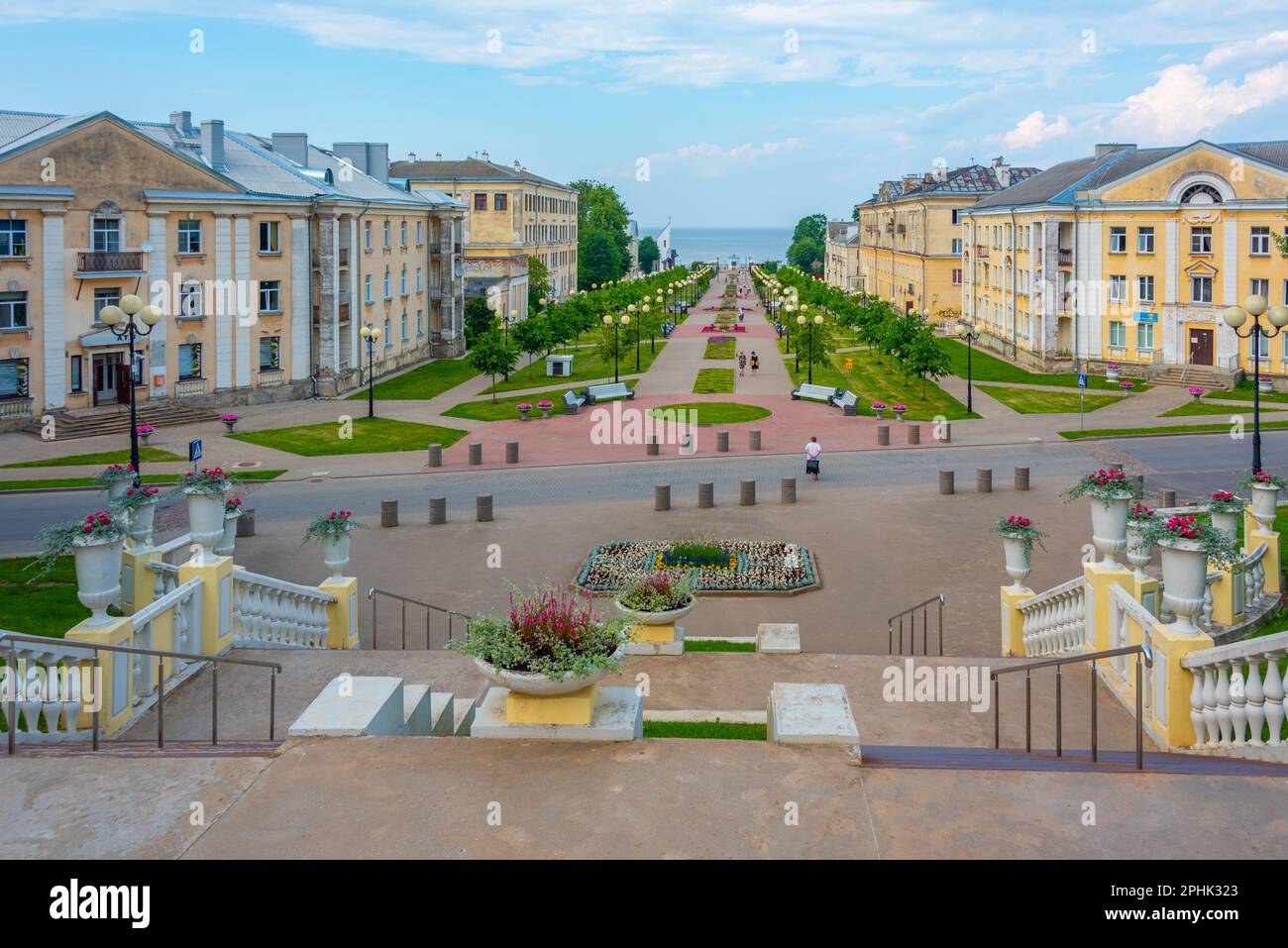 Mere puiestee promenade leading to a beach in SillamГ¤e Stock Photo - Alamy