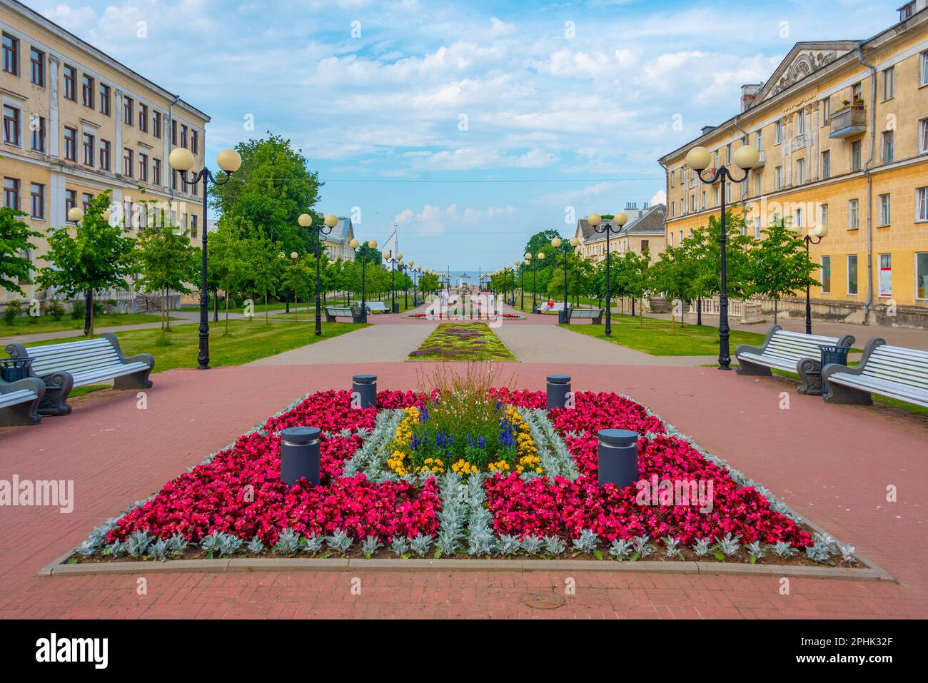 Mere puiestee promenade leading to a beach in SillamГ¤e Stock Photo - Alamy