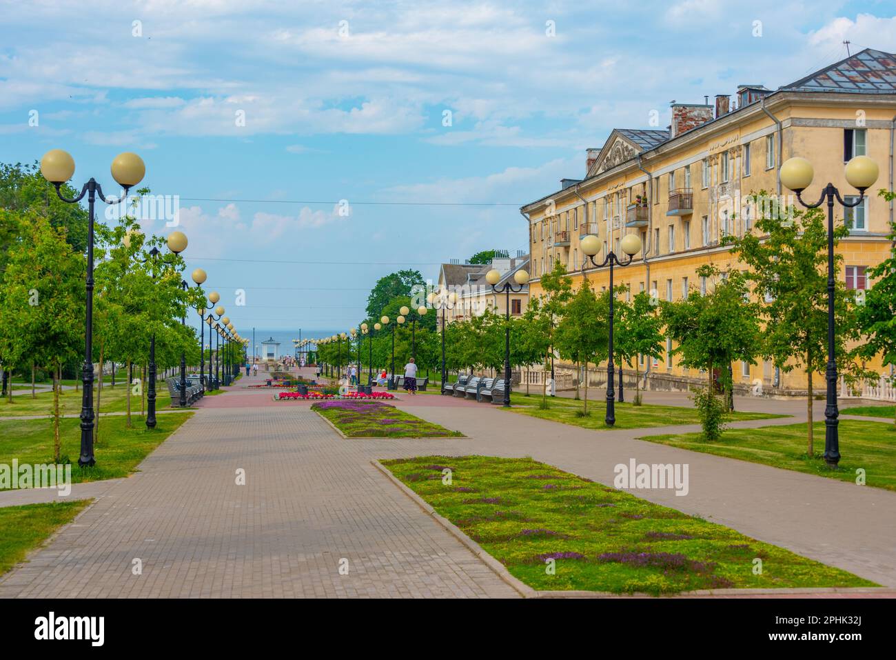Mere puiestee promenade leading to a beach in SillamГ¤e Stock Photo - Alamy