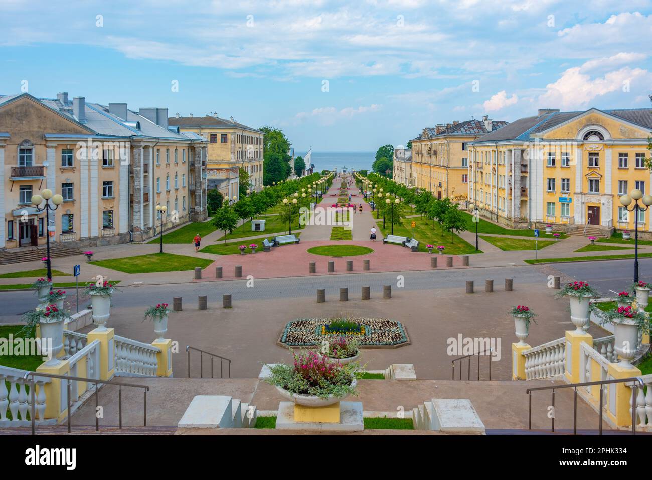 Mere puiestee promenade leading to a beach in SillamГ¤e Stock Photo - Alamy