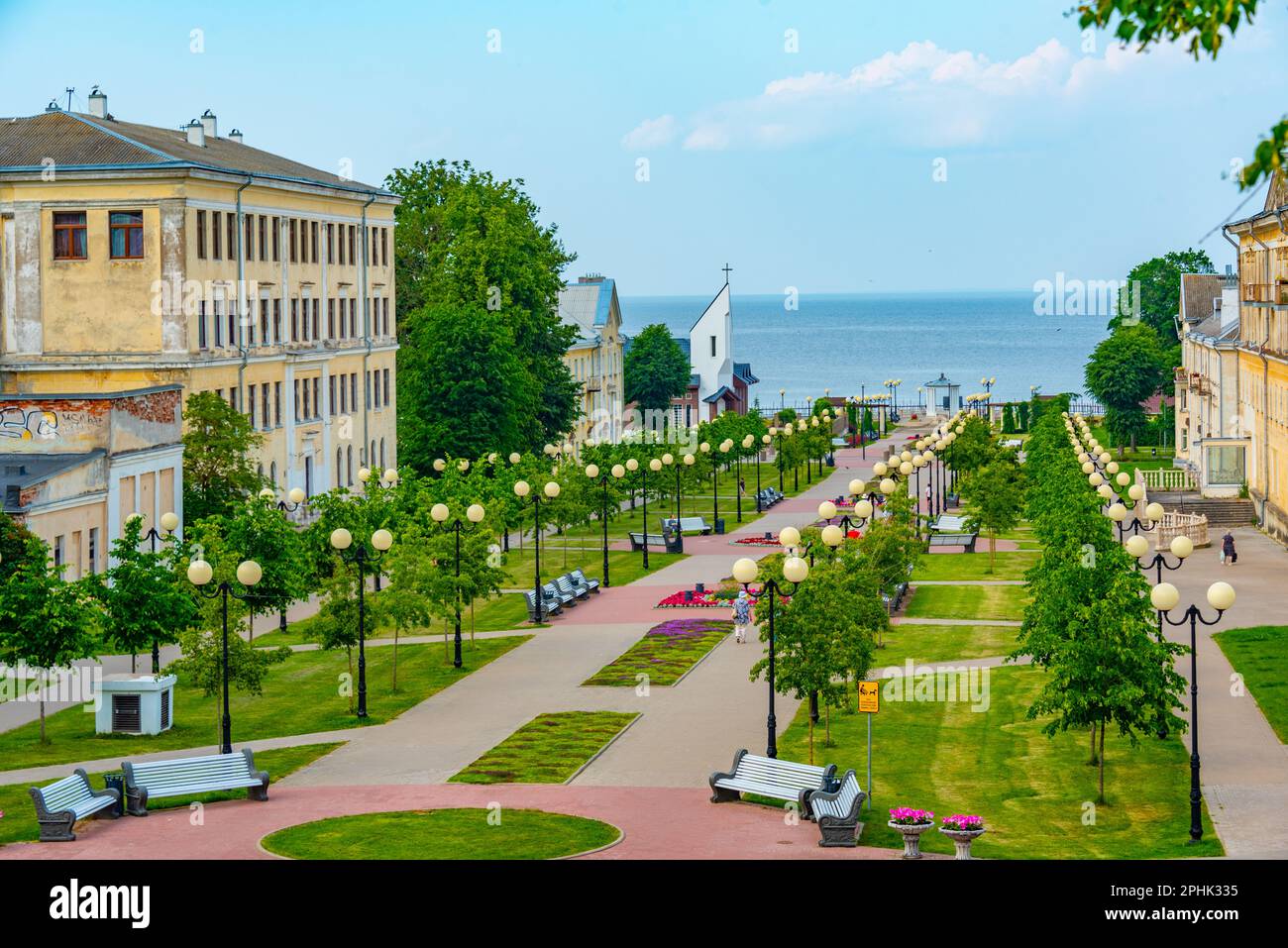 Mere puiestee promenade leading to a beach in SillamГ¤e Stock Photo - Alamy