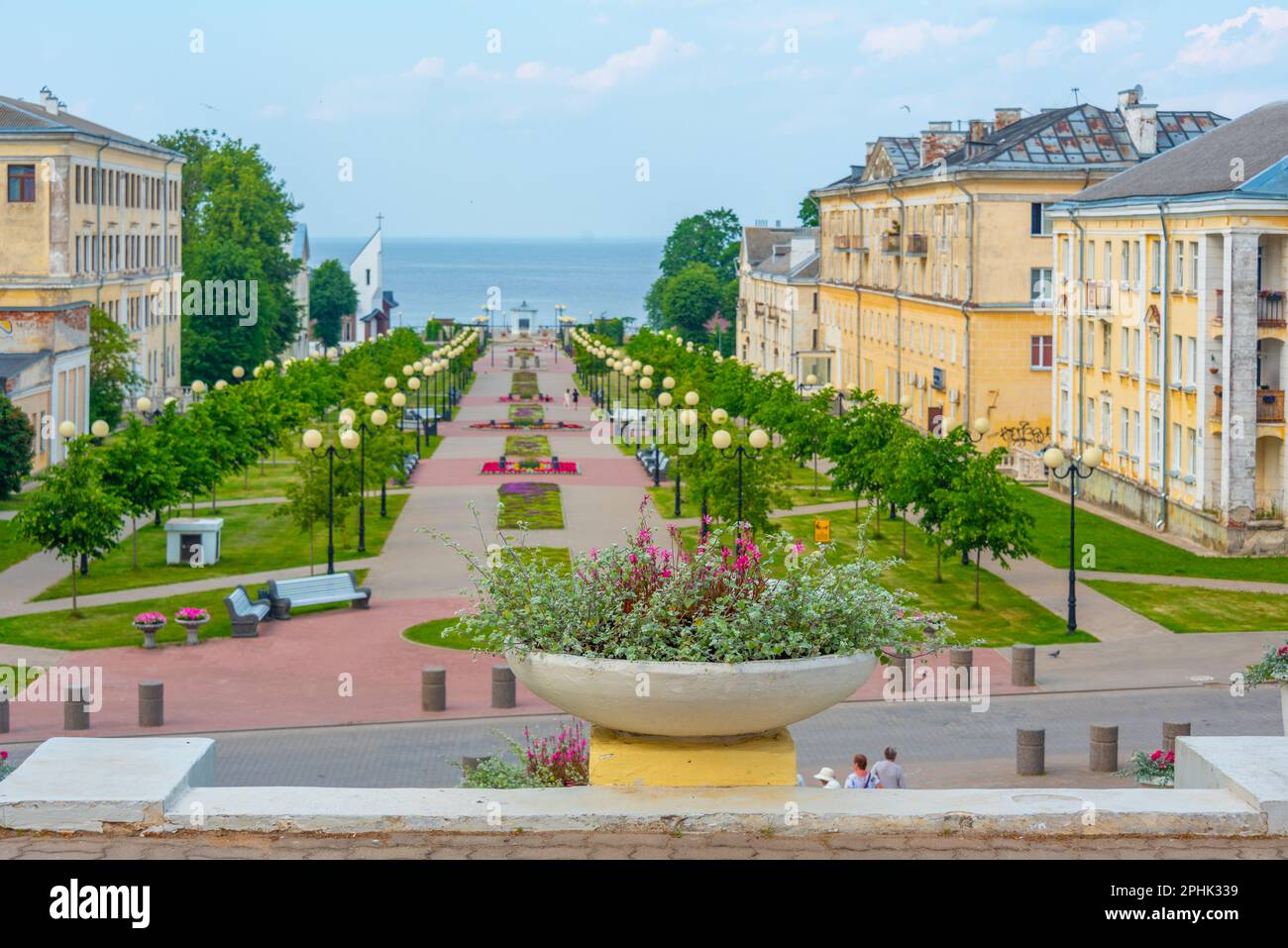 Mere puiestee promenade leading to a beach in SillamГ¤e Stock Photo - Alamy