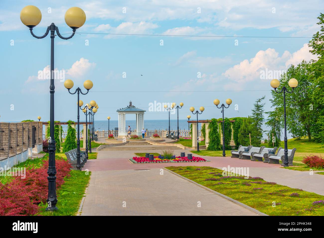 Mere puiestee promenade leading to a beach in SillamГ¤e Stock Photo - Alamy