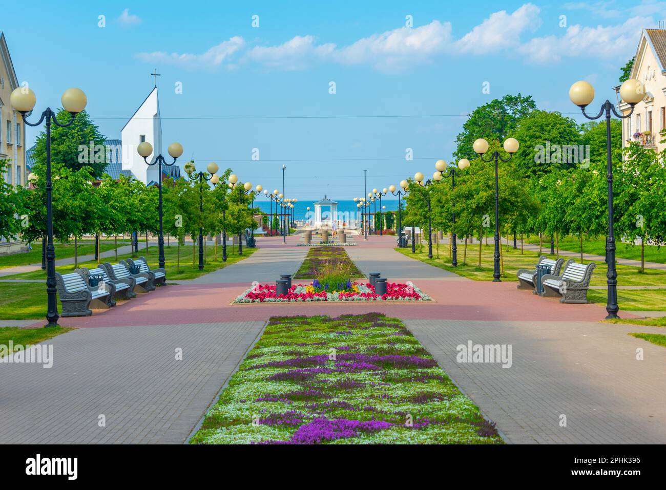 Mere puiestee promenade leading to a beach in SillamГ¤e Stock Photo - Alamy