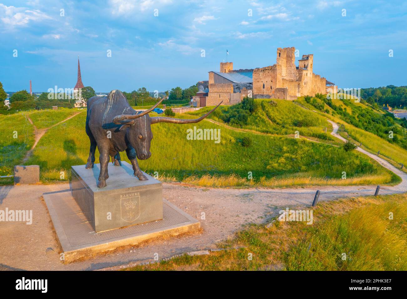 Estonian bronze statue hi-res stock photography and images - Alamy