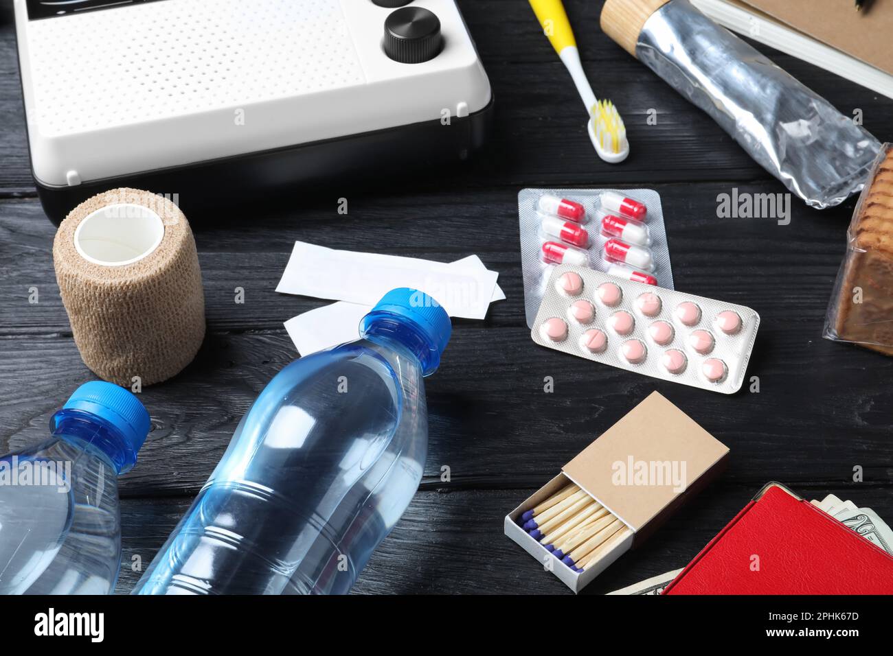 Earthquake survival kit hi-res stock photography and images - Alamy