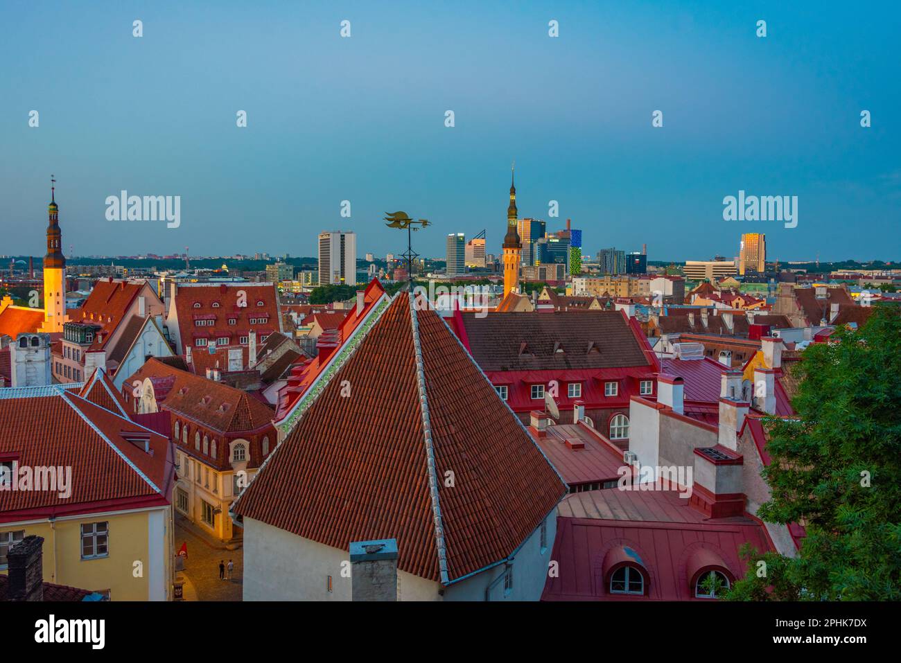 Tallinn toompea hill narrow hi-res stock photography and images - Alamy